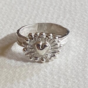 Sunburst Heart Ring - Etsy