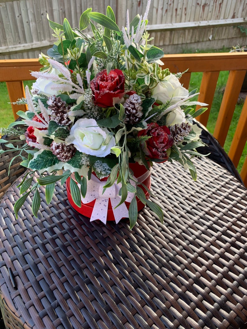 Hat Box Floral Arrangement - Etsy