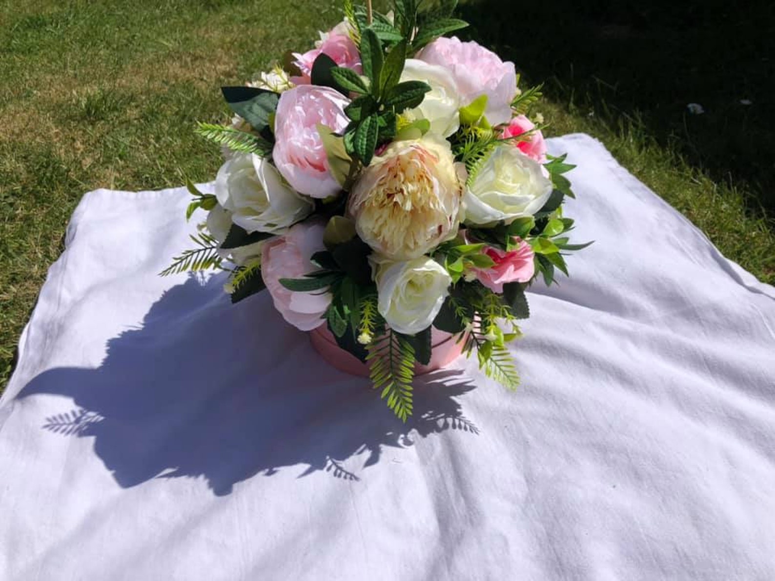 Hat Box Floral Arrangement - Etsy
