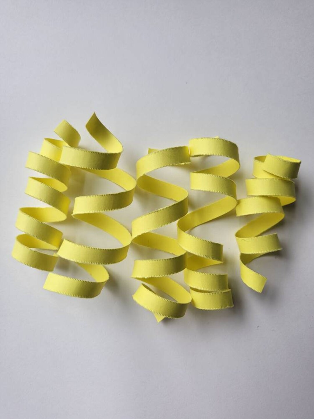 25 Neon Yellow Confetti Curls, Neon Yellow Confetti, Curly Paper Strips ...