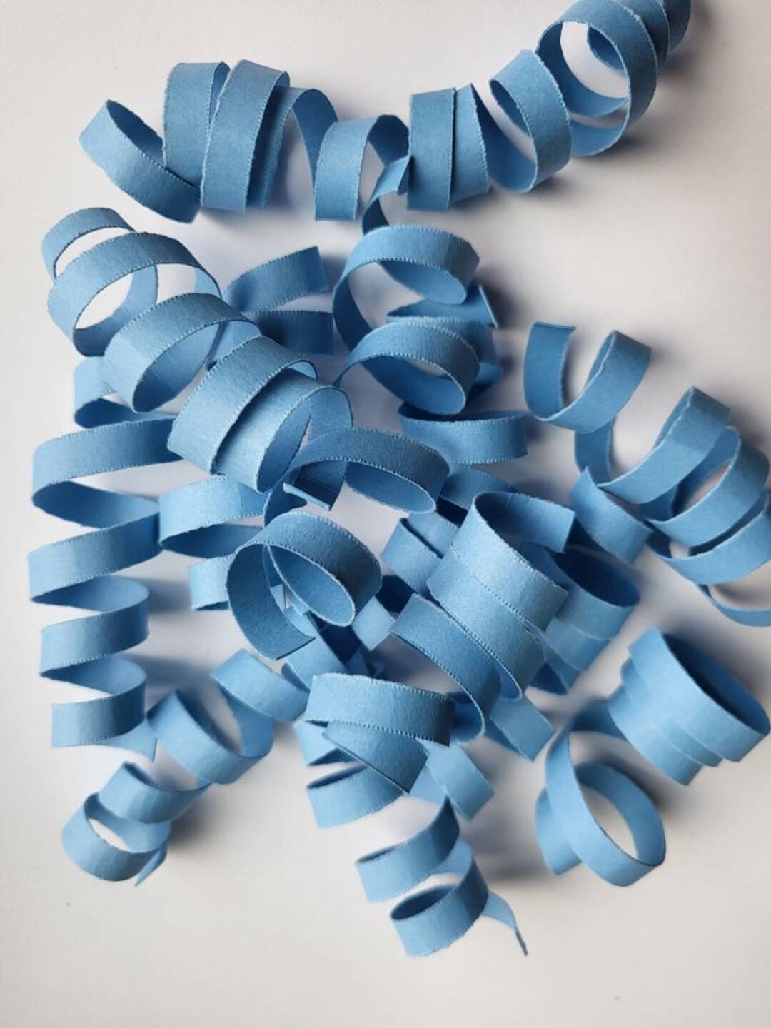 25 Blue Confetti Curls, Blue Confetti, Curly Paper Strips - Etsy
