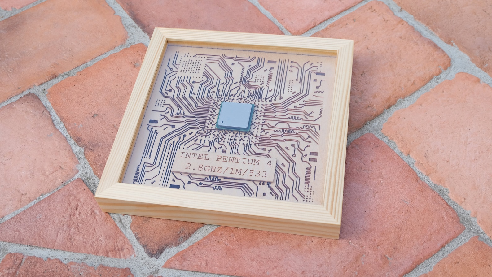 INTEL PENTIUM 4 2.8GHZ/1M/533 in Shadow Box Frame - Exclusive ...