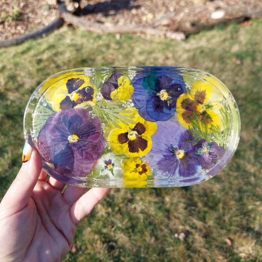 Oval Dried Pansies, Fern Baby's Breath Tray Wildflowers Floral Embedded ...