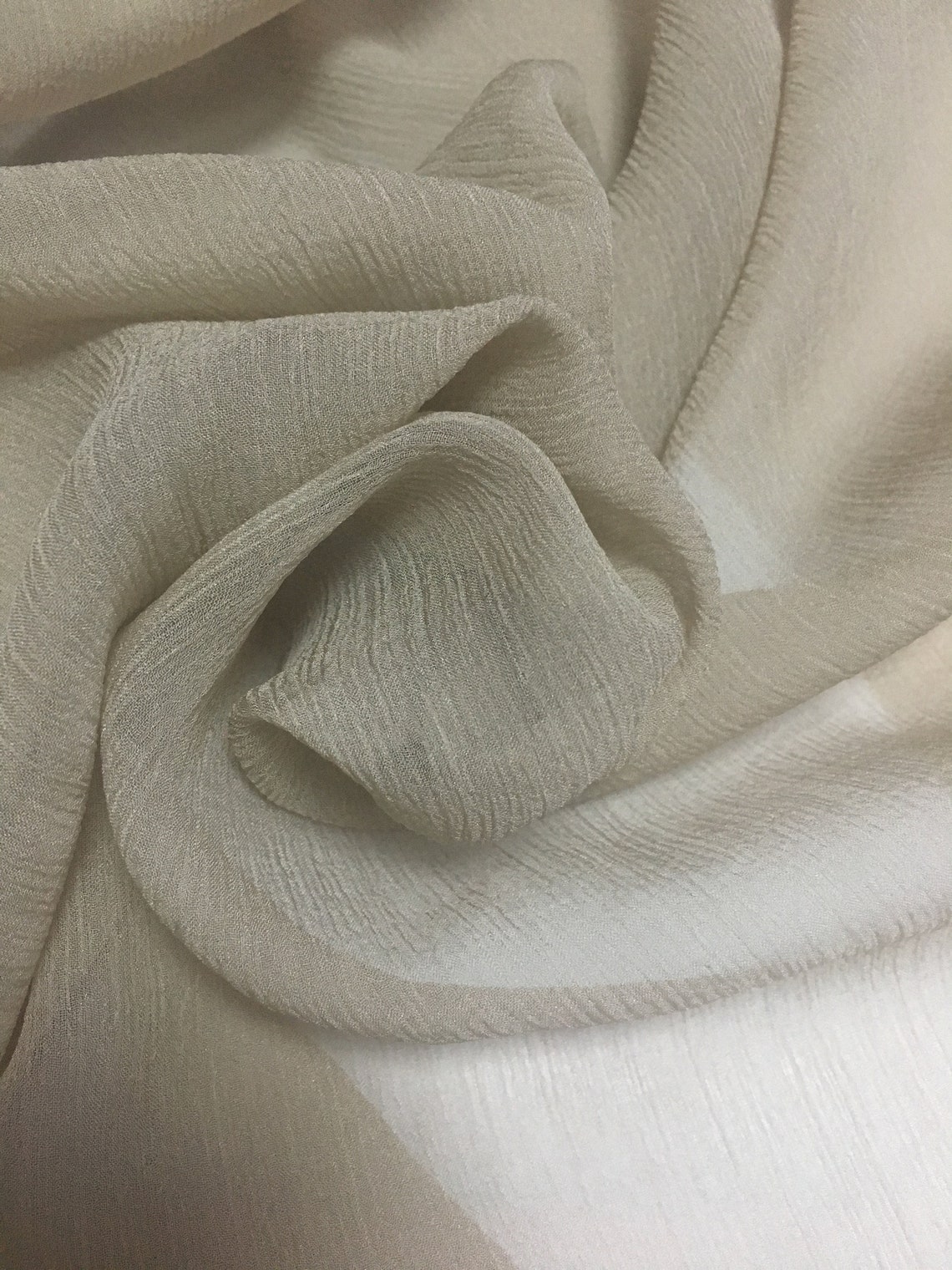 Thin Pure Silk Chiffon Fabric Light Beige Color 100% Silk Fabric , High ...