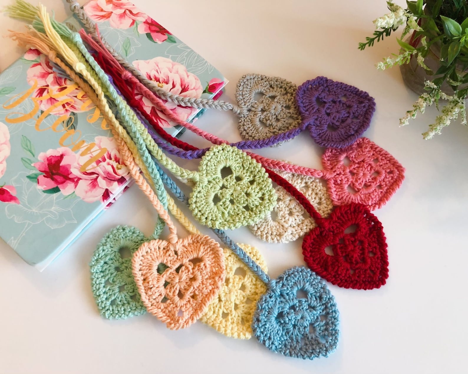 Heart Bookmark Valentine's Day Gift Gift for book lover | Etsy