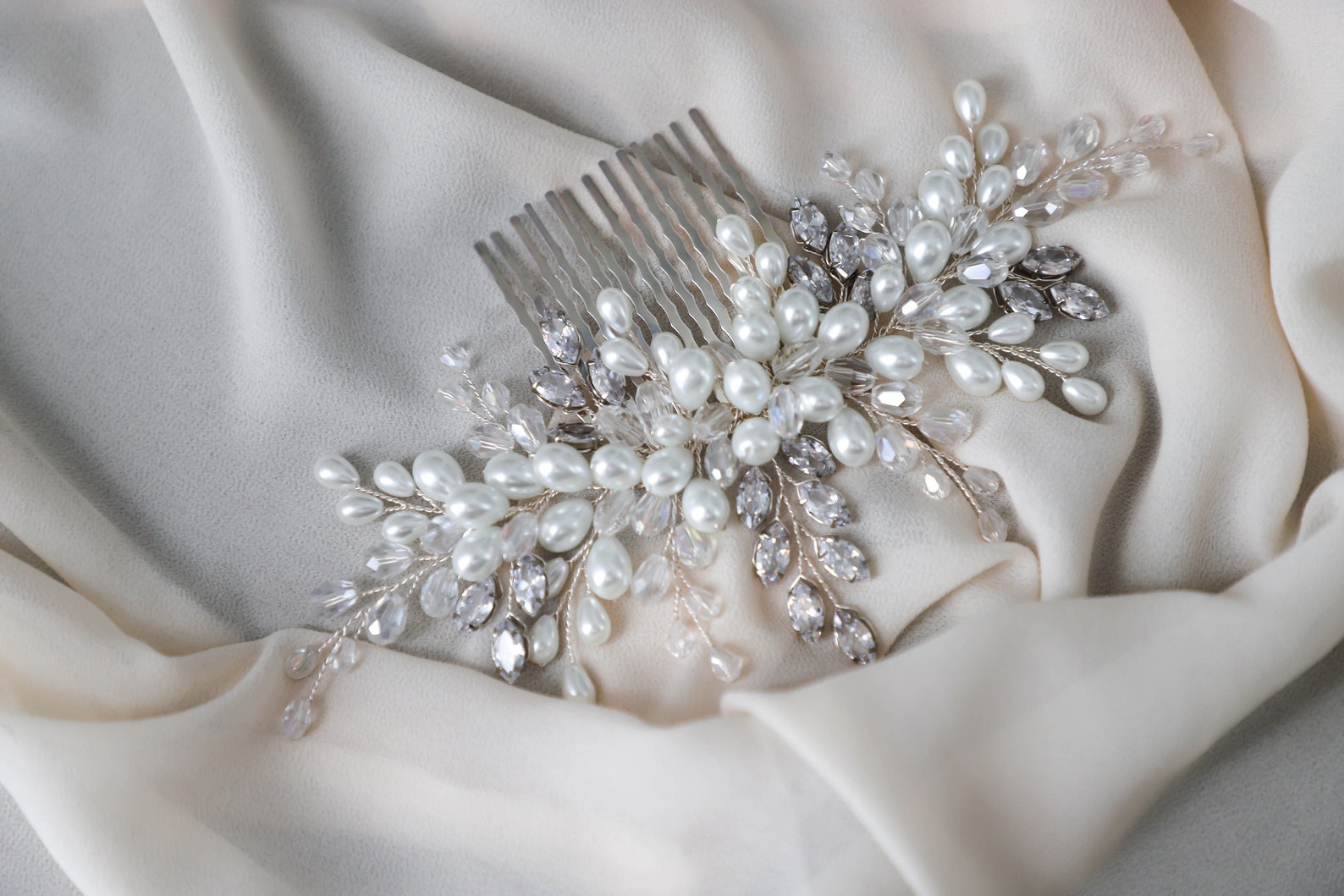 Pearl Bridal Hair Comb, White Wedding Pearl Headpiece, Bridal Silver ...