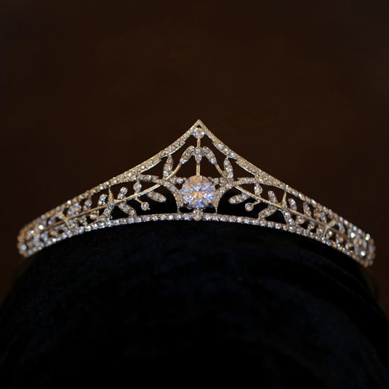 Small Dainty Tiara Bride - Etsy UK