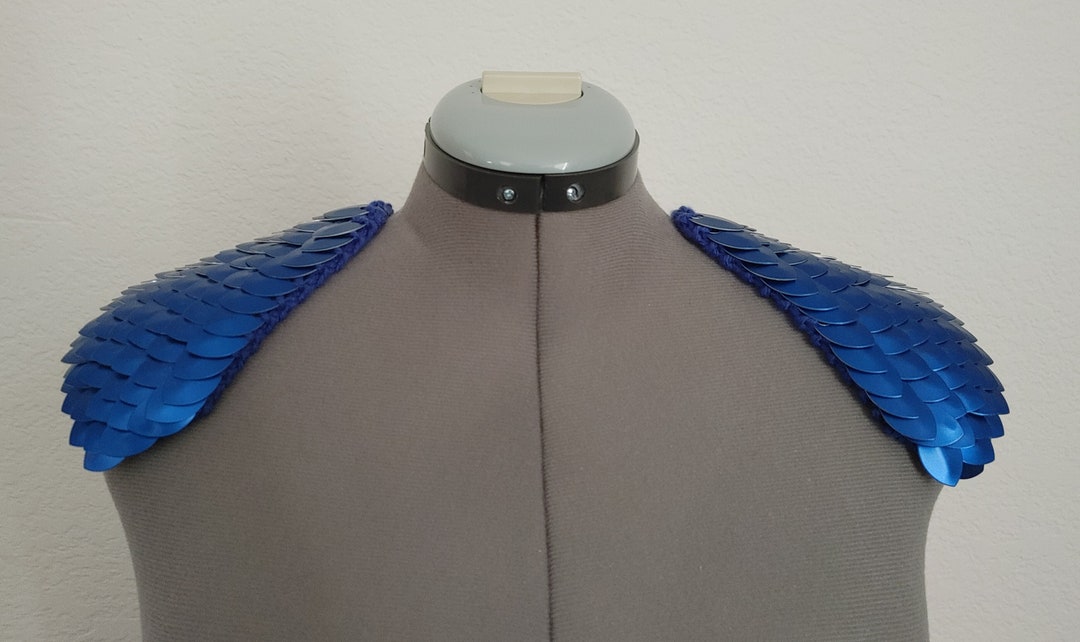 Dragon Scale Shoulders, Scalemail Epaulets, Knitted Dragon Scale ...