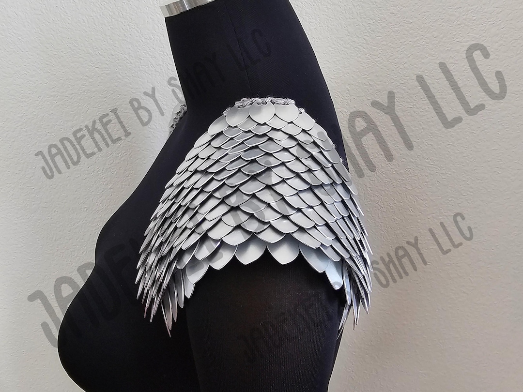 Knitted Dragon Scale Shoulders, Scalemail Epaulets, Cosplay Shoulders ...