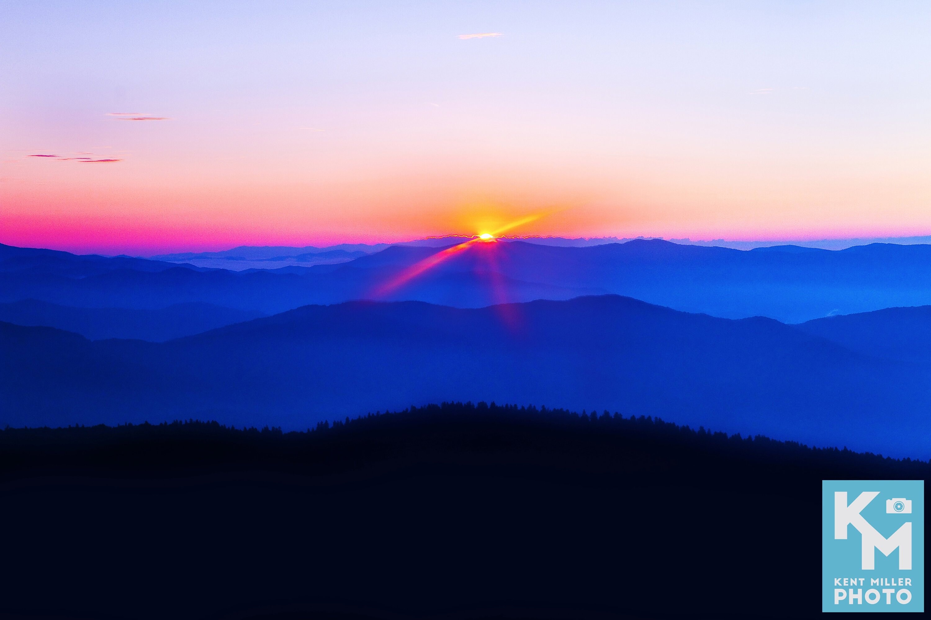 Sun Peaking Over the Smokeys Smokey Mountain National Park - Etsy España