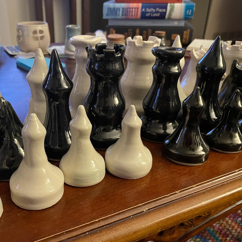 32 Pc Ceramic Chess Set Classic White & Jet Black Glossy Glazes ...