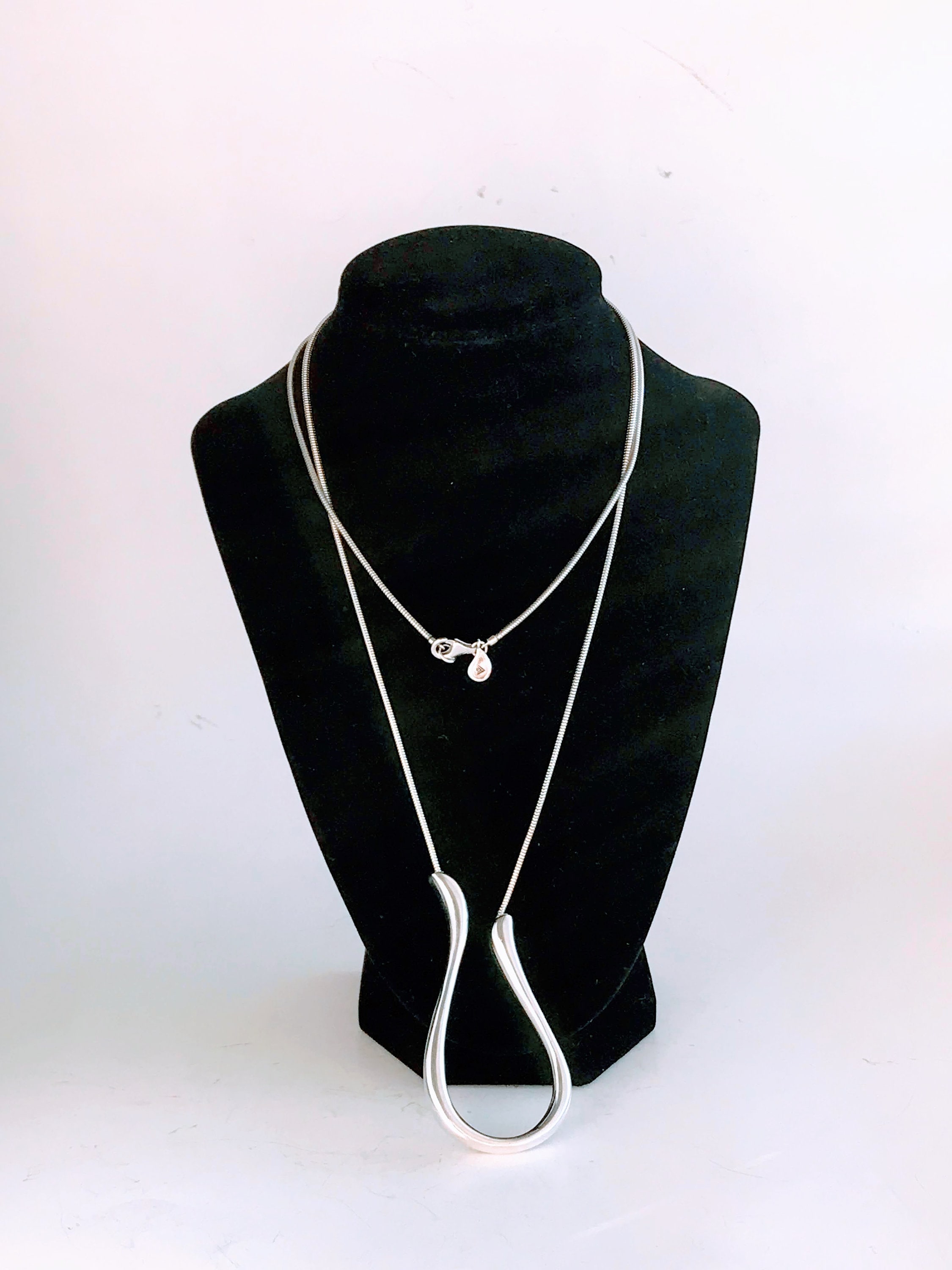 Silpada Sterling Silver Daydreamer Horseshoe Pendent Necklace Silpada Big Abstract Tubular 925 Silver Pendant On Long Snake Chain Necklace