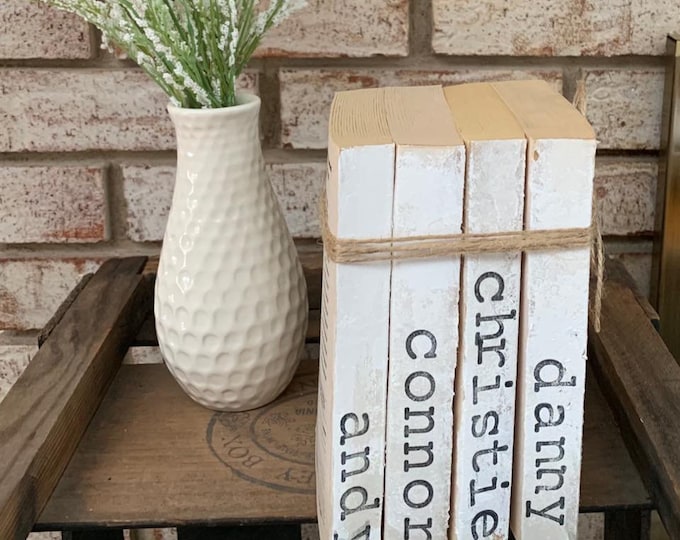 Farmhouse Book Stack ,farmhouse Wooden Decoration, Happy Holidays ...