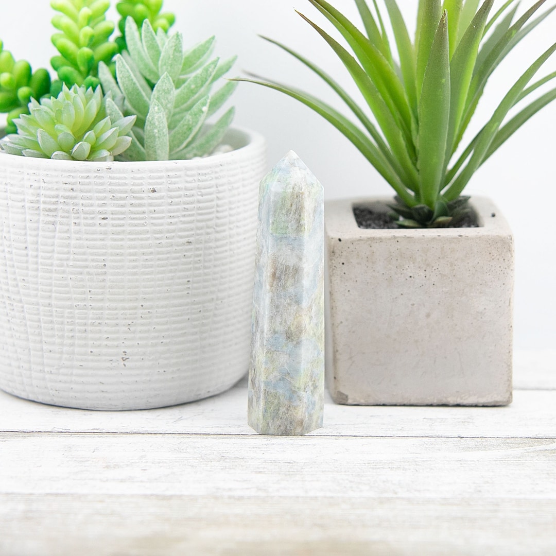 Hackmanite Point Tower, Rare Natural Blue Green Hackmanite Stone, UV ...