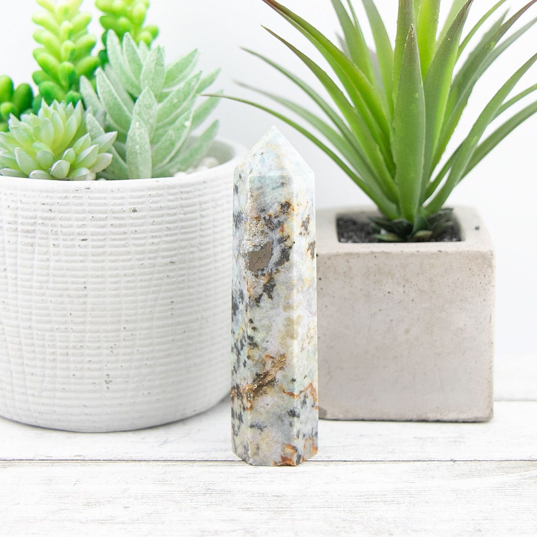 Hackmanite Point Tower, Rare Natural Blue Green Hackmanite Stone, UV ...