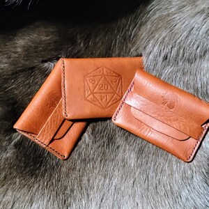 Minimalist D20 Leather Wallet/ Nerd Wallet/leather Card Holder - Etsy