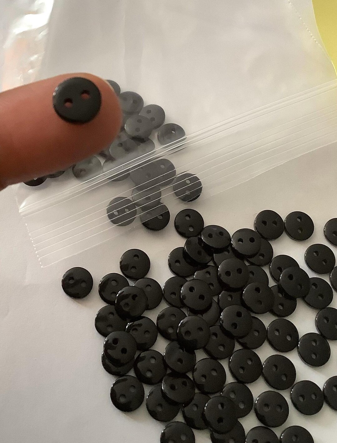 100 Black Round Buttons, 8mm - Etsy