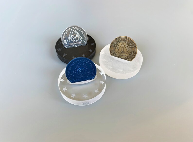 Single Coin Display AA Recovering Alcoholic NA Coin Holder | Etsy