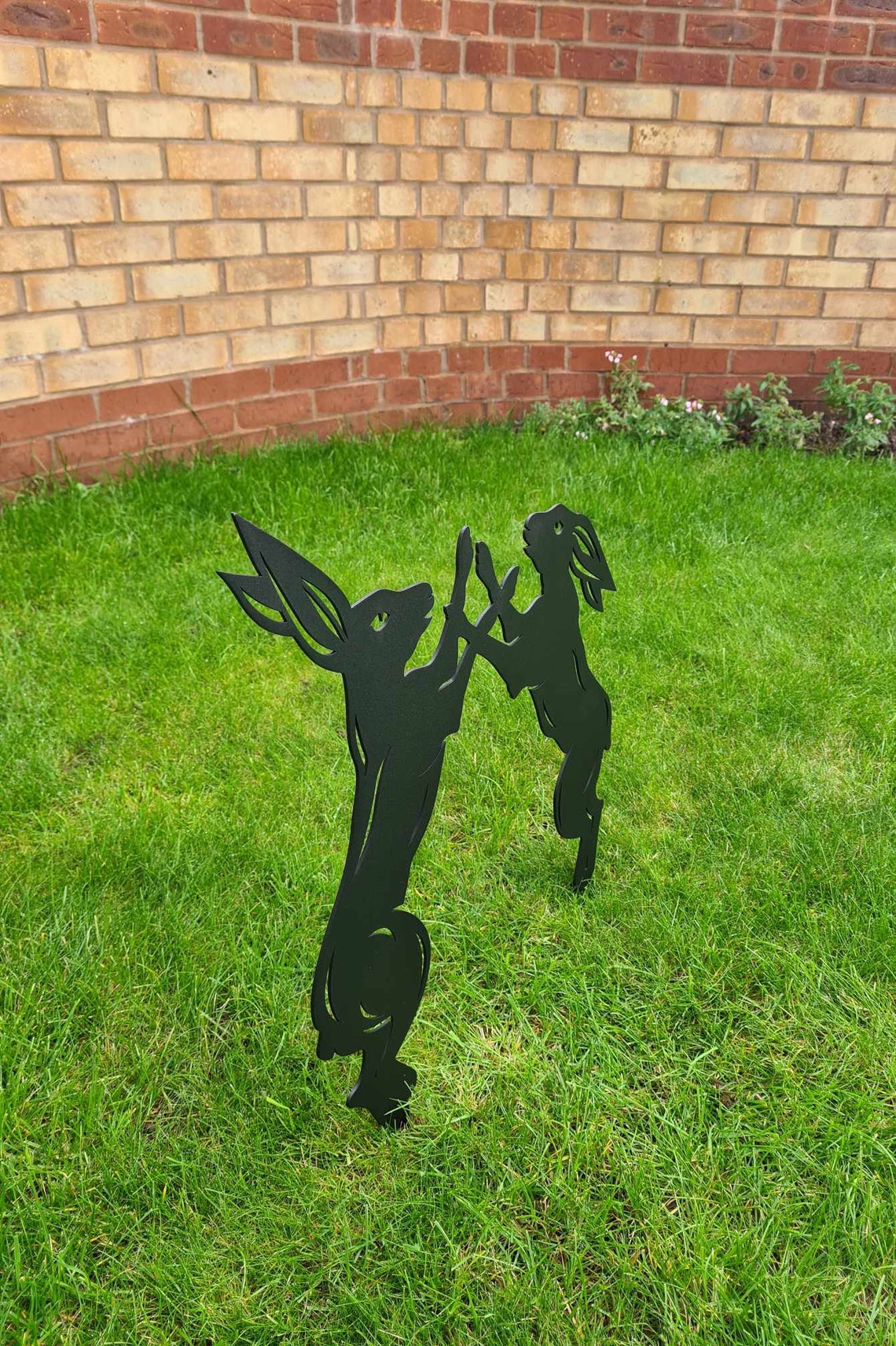 Boxing Hares Garden Ornament Statue Decor Lawn Spike Metal Gift ...