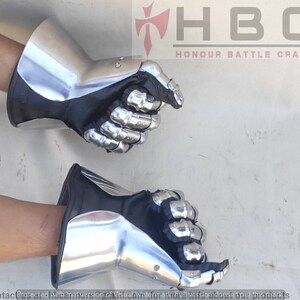 Handmade Medieval Steel Hourglass Finger Gauntlet/medieval Reenactment ...