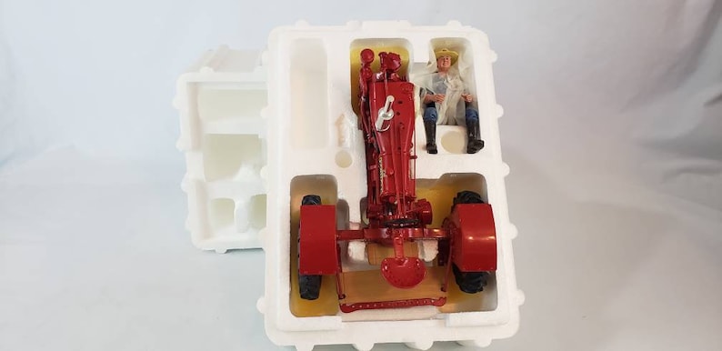 Orion Samuelson Family Farmall Tractor Diecast 1:16 - Etsy
