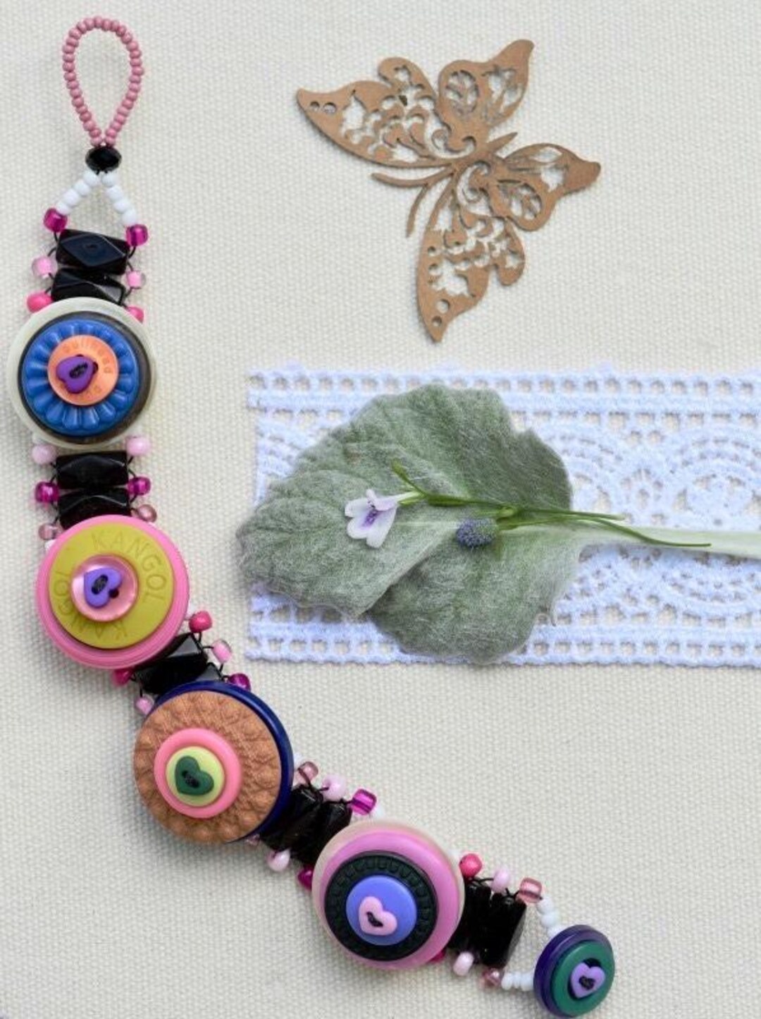 Whimsical Stacked Vintage BUTTONS & BEADS Artisan Made SWEETHEART ...