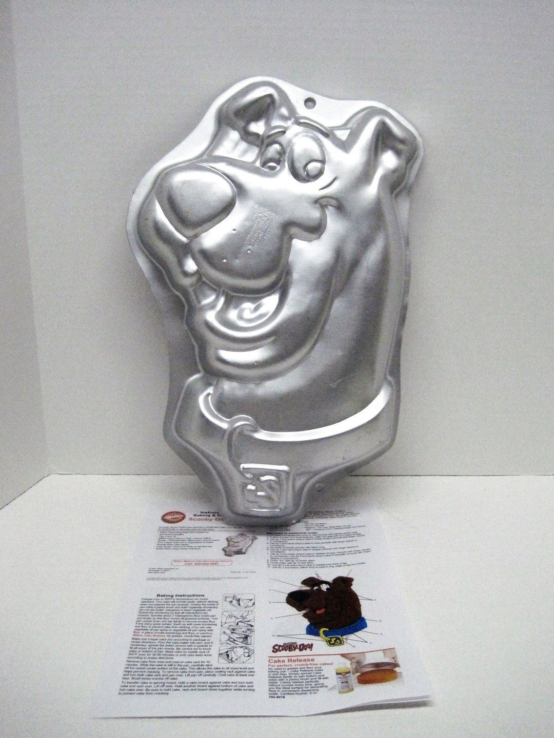 Wilton Scooby Doo Cake Pan 2105-3206, Cartoon Character Shaped Metal ...