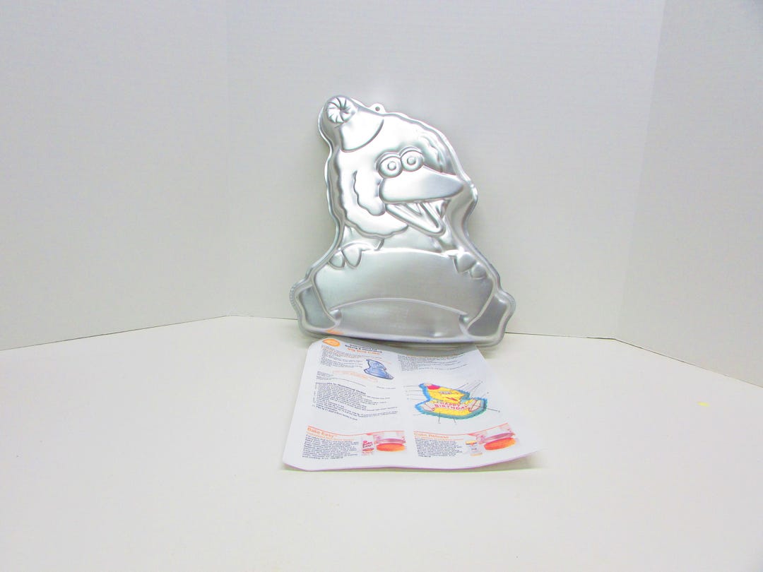 Wilton Big Bird Cake Pan With Banner, Bird Shaped Character Metal Mold ...