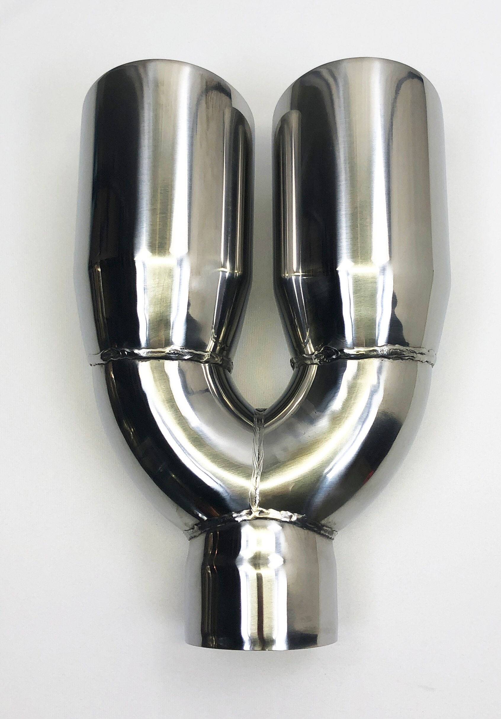 Staggered Dual Exhaust Tips