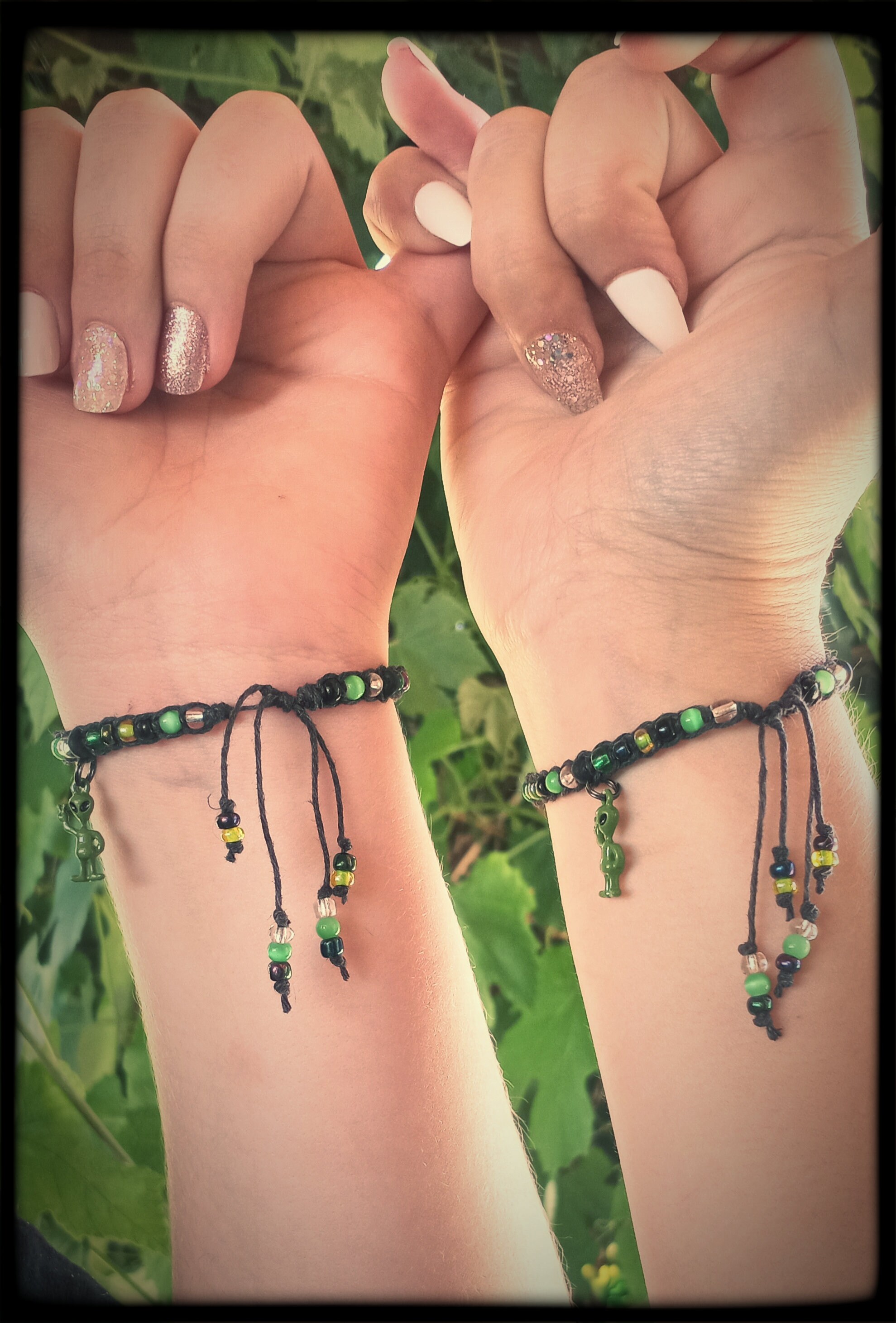 Set of Adjustable Best Friend Green Alien Charm Hemp Macrame Bracelets ...