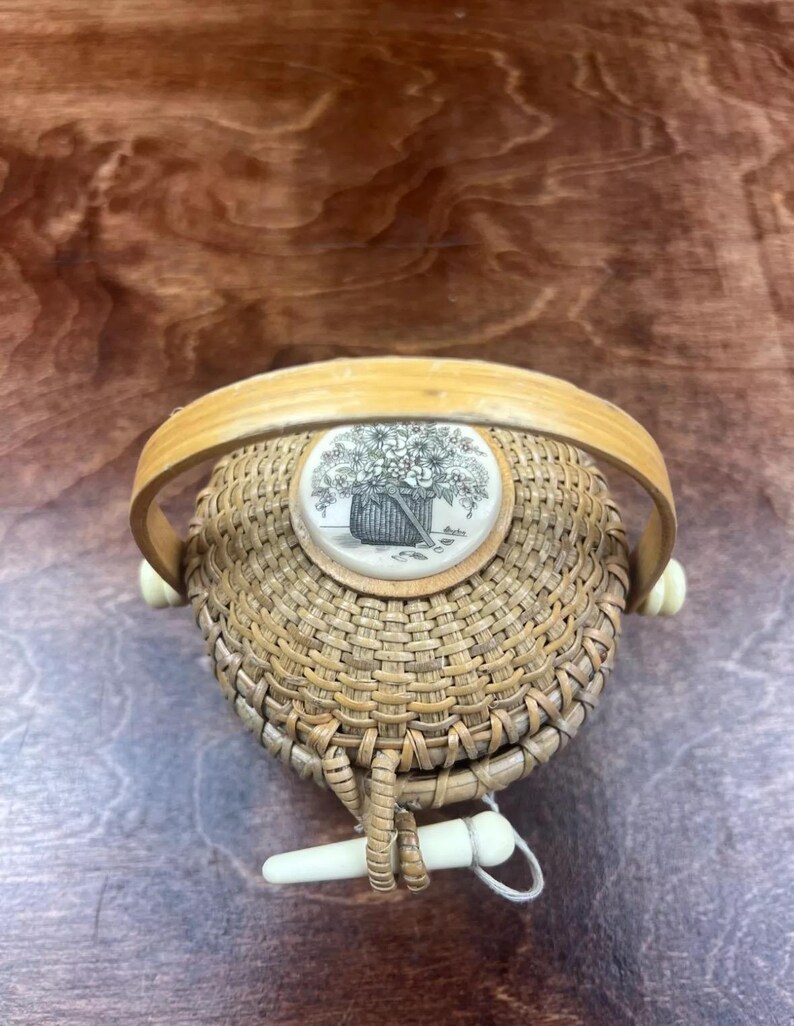 Vintage Nantucket Style Miniature Lidded Basket W Floral Topper Signed ...
