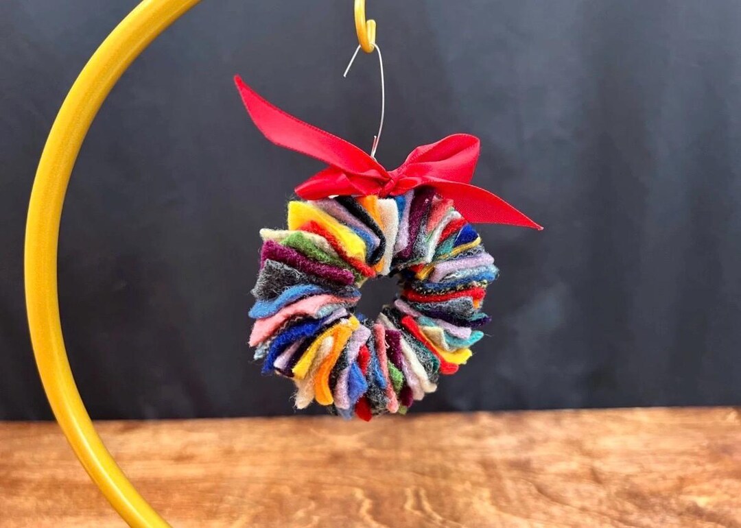 Vintage Wool Scrap Christmas Wreath Ornament - Etsy