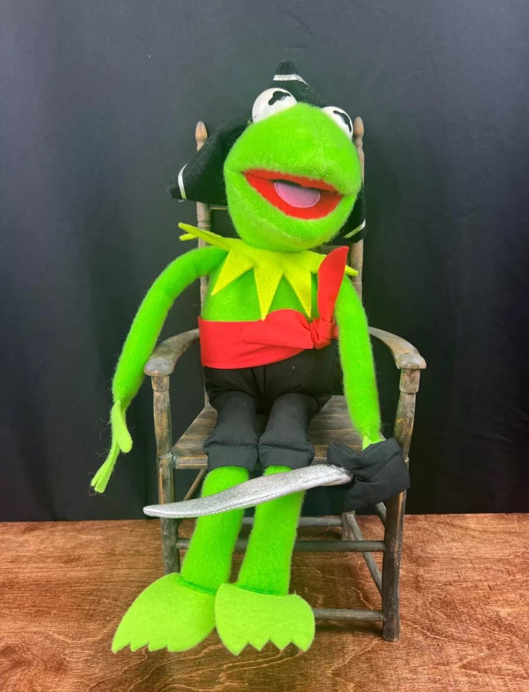 Muppet Treasure Island Kermit the Frog as Captain Smollett Plush Toybiz ...