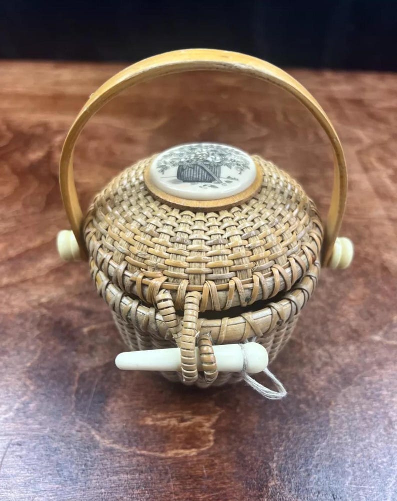 Vintage Nantucket Style Miniature Lidded Basket W Floral Topper Signed ...