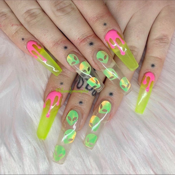 Alien Nails - Etsy