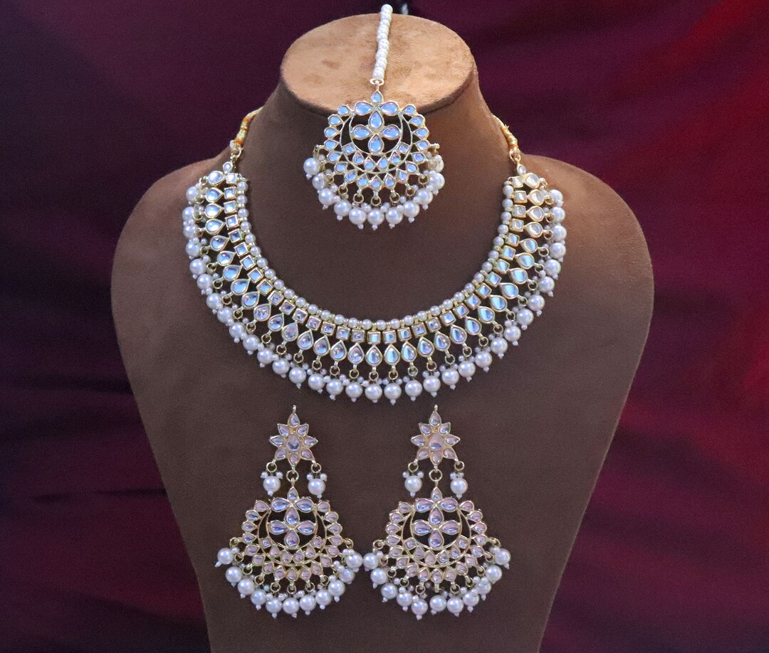 White Pearls Necklace Earrings Tika Tikka Set, Kundan Necklace Earrings ...