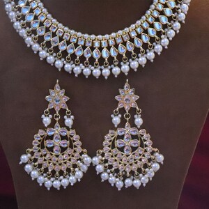 White Pearls Necklace Earrings Tika Tikka Set, Kundan Necklace Earrings ...