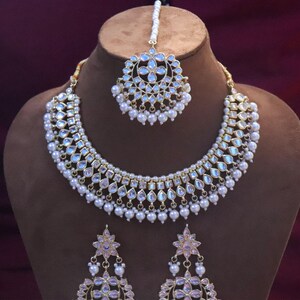 White Pearls Necklace Earrings Tika Tikka Set, Kundan Necklace Earrings ...