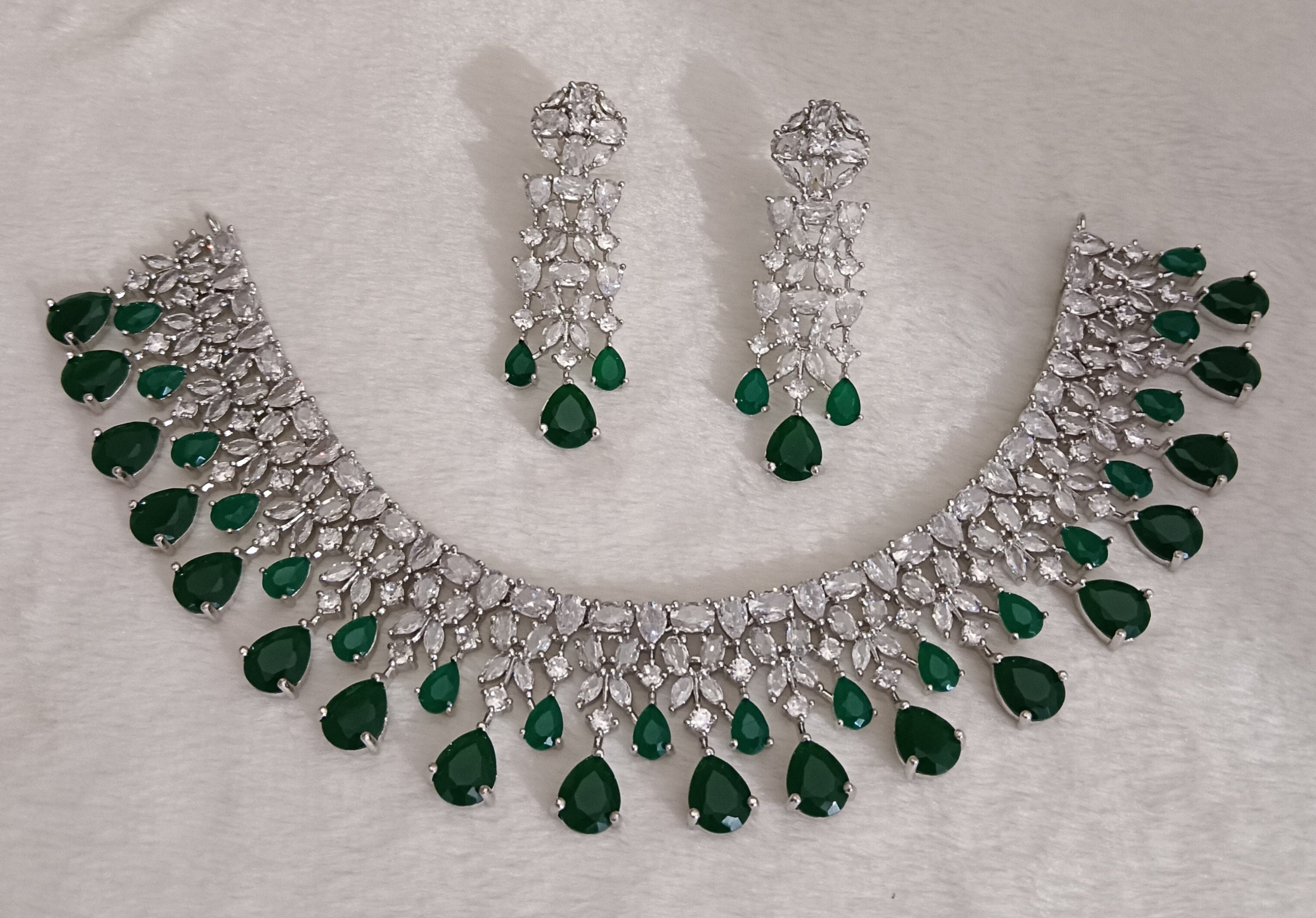 Emerald diamond necklace tanishq store