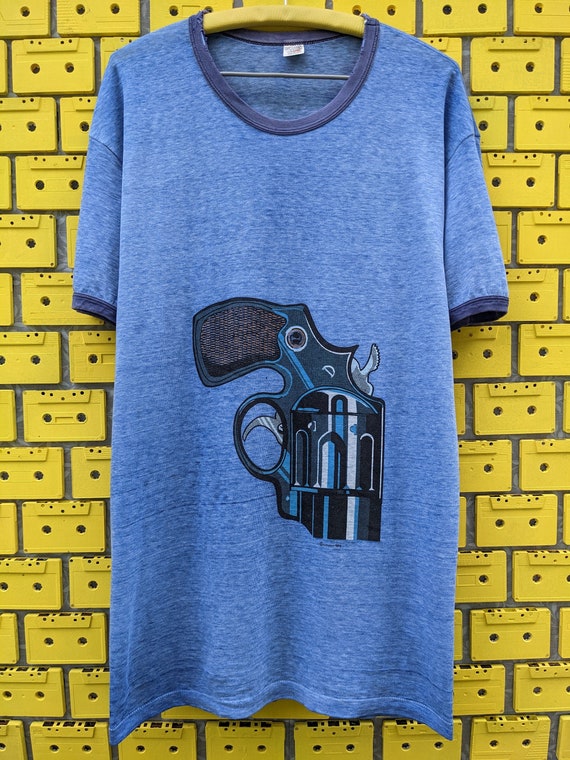 Vintage 1978 Revolver Print T-Shirt Pistol Hand Gun G… - Gem