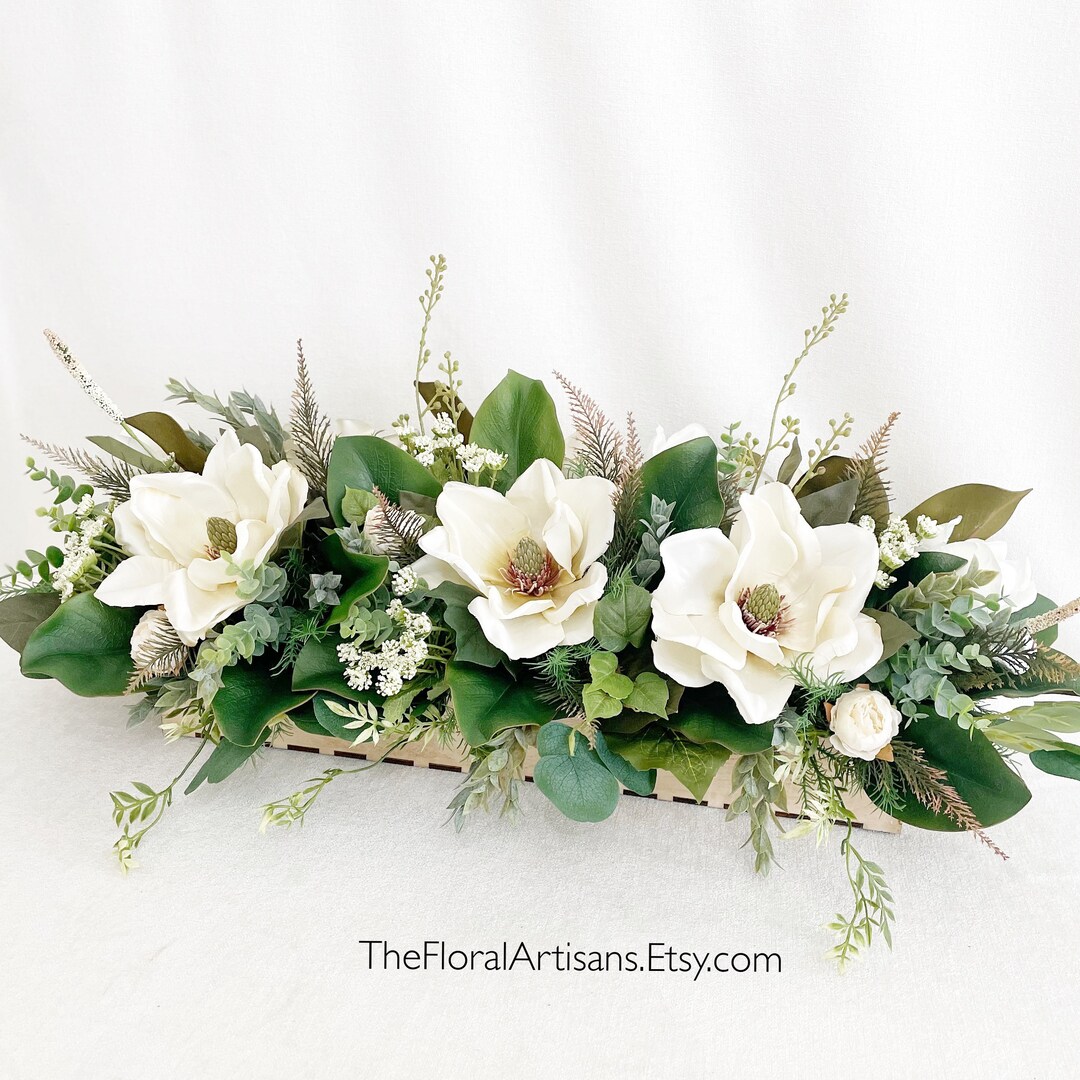 30 White Magnolias Floral Arrangement Floral Arrangement Table Floral ...