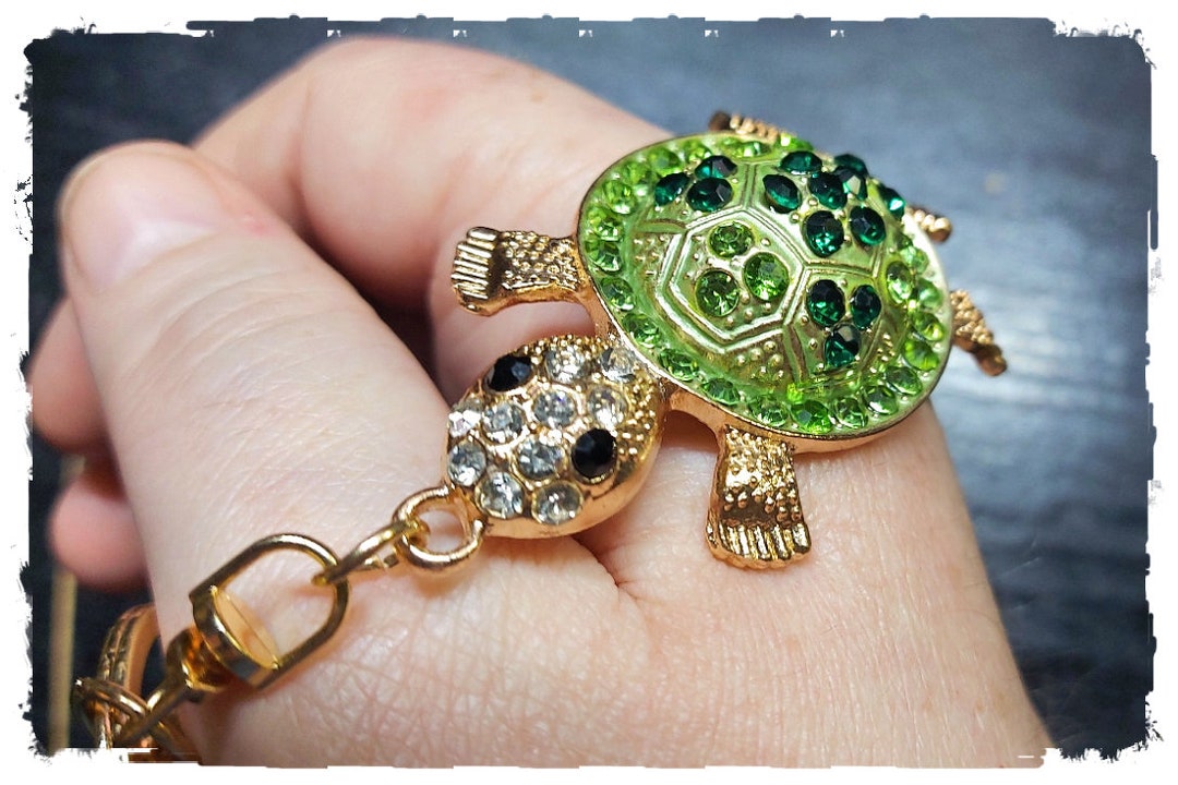 Green Turtle Jewel Encrusted Gold Color Keychain on a Display Card in a ...