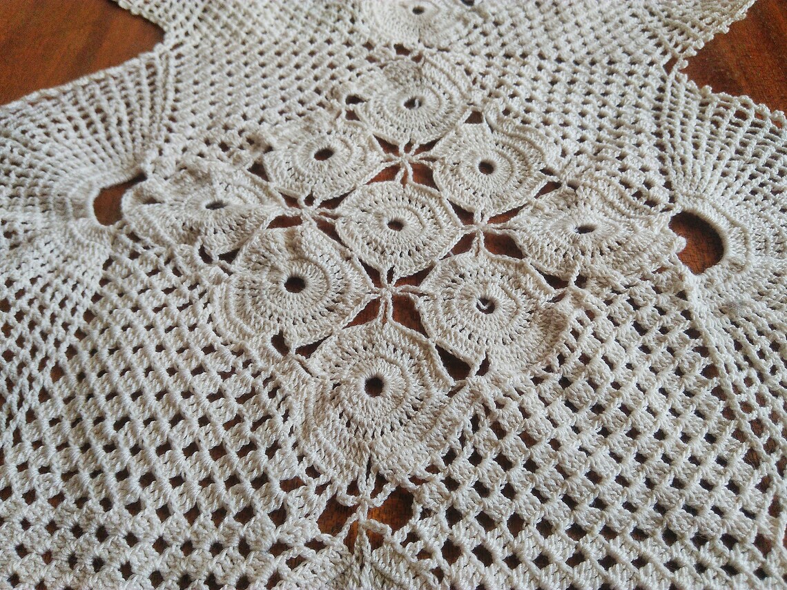 White Knitted Tableclothhandmade Table Coverdoily Crochetvintage Cotton ...