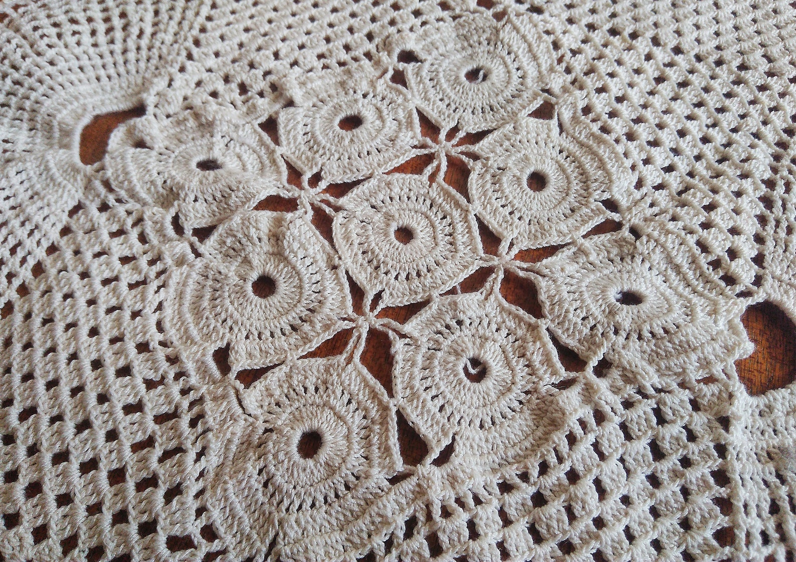 White Knitted Tableclothhandmade Table Coverdoily Crochetvintage Cotton ...