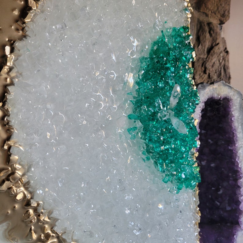 Emerald Green Geode Resin Wall Art: Gold Accent Modern Decor - Etsy