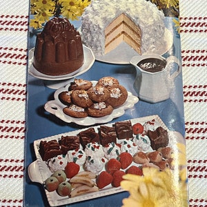 10 Cakes Husbands Like Best - Vintage Baking Pamphlet - Etsy