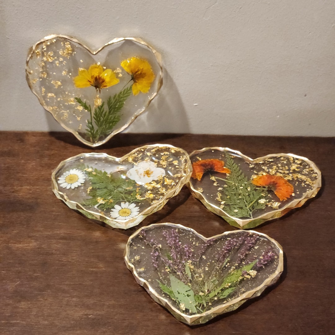 Resin Heart Resin Coaster Set of 2, Dried Flowers Heart Shaped Coasters ...