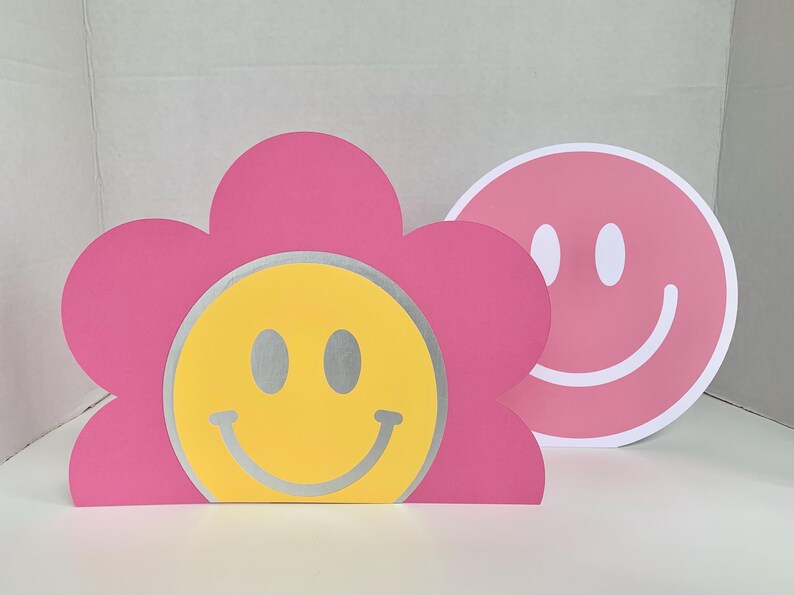 Happy Face Flower Table Decoration/ Groovy Table Decoration/ Preppy ...