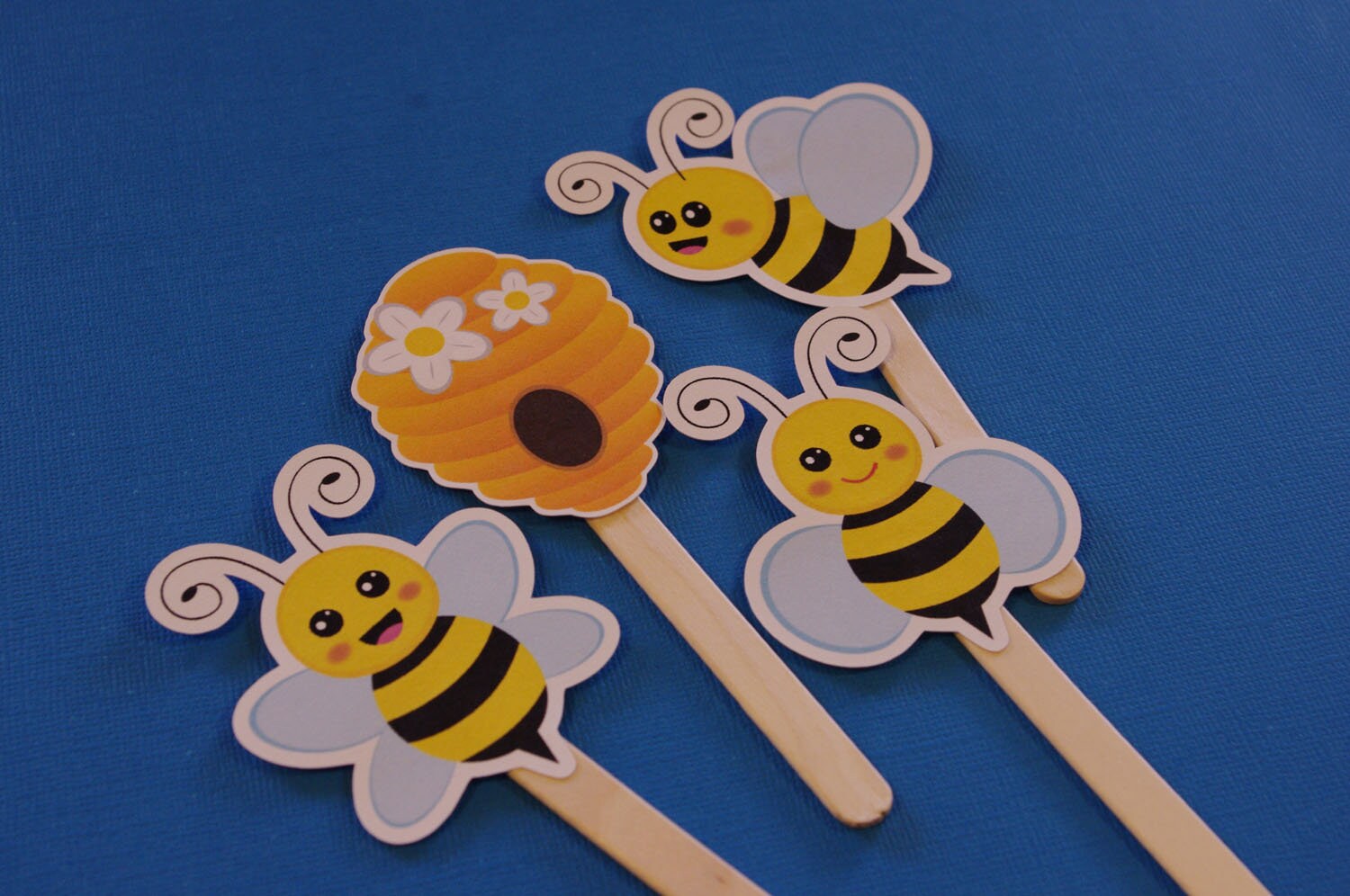 Abeja cupcake toppers primer cumpleaños fiesta de la abeja - Etsy España