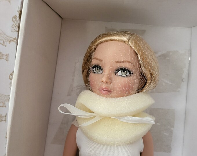 Essential Ellowyne, Four Blonde Collection Doll - Etsy